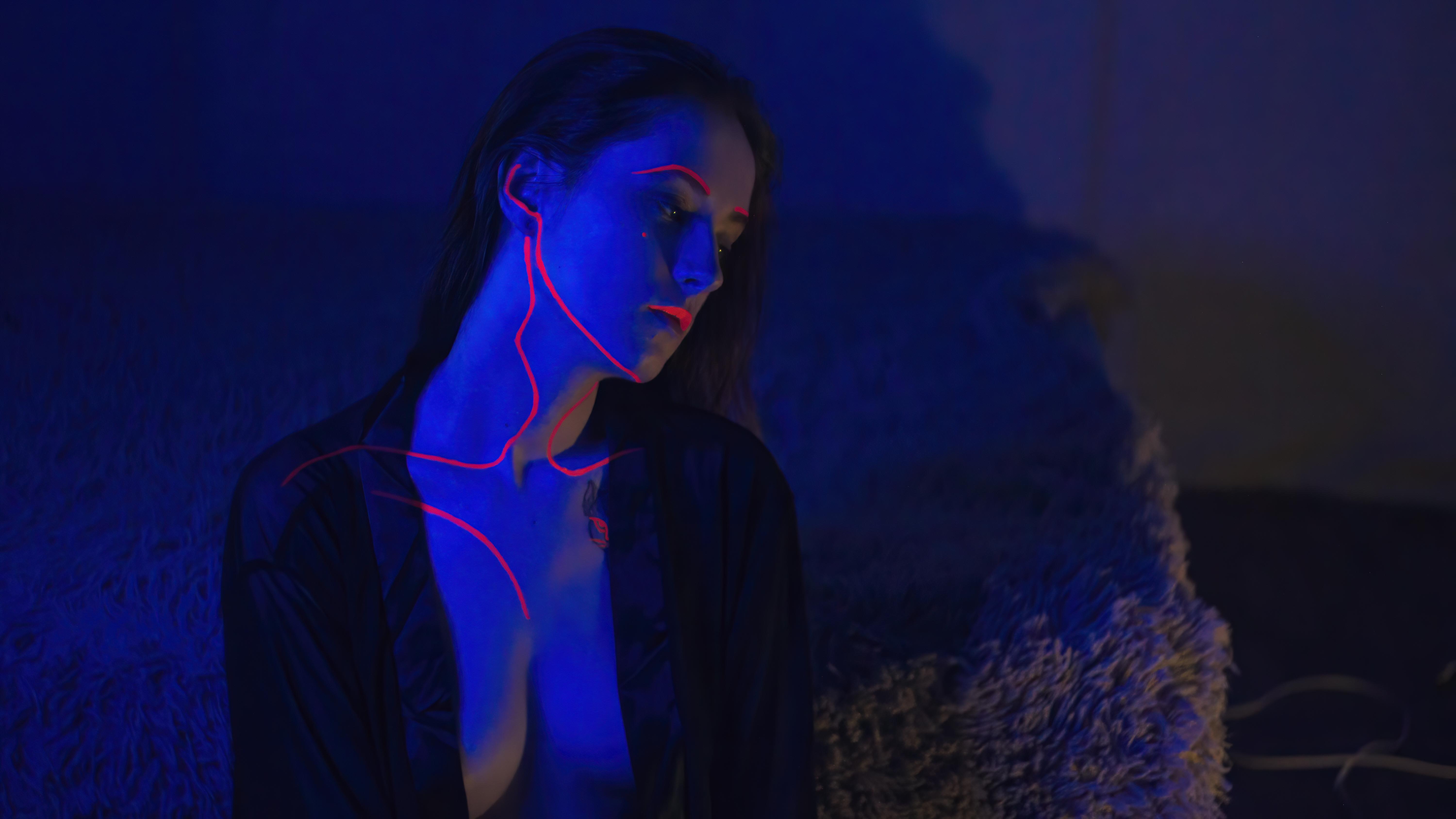 neongirl | Scrolller