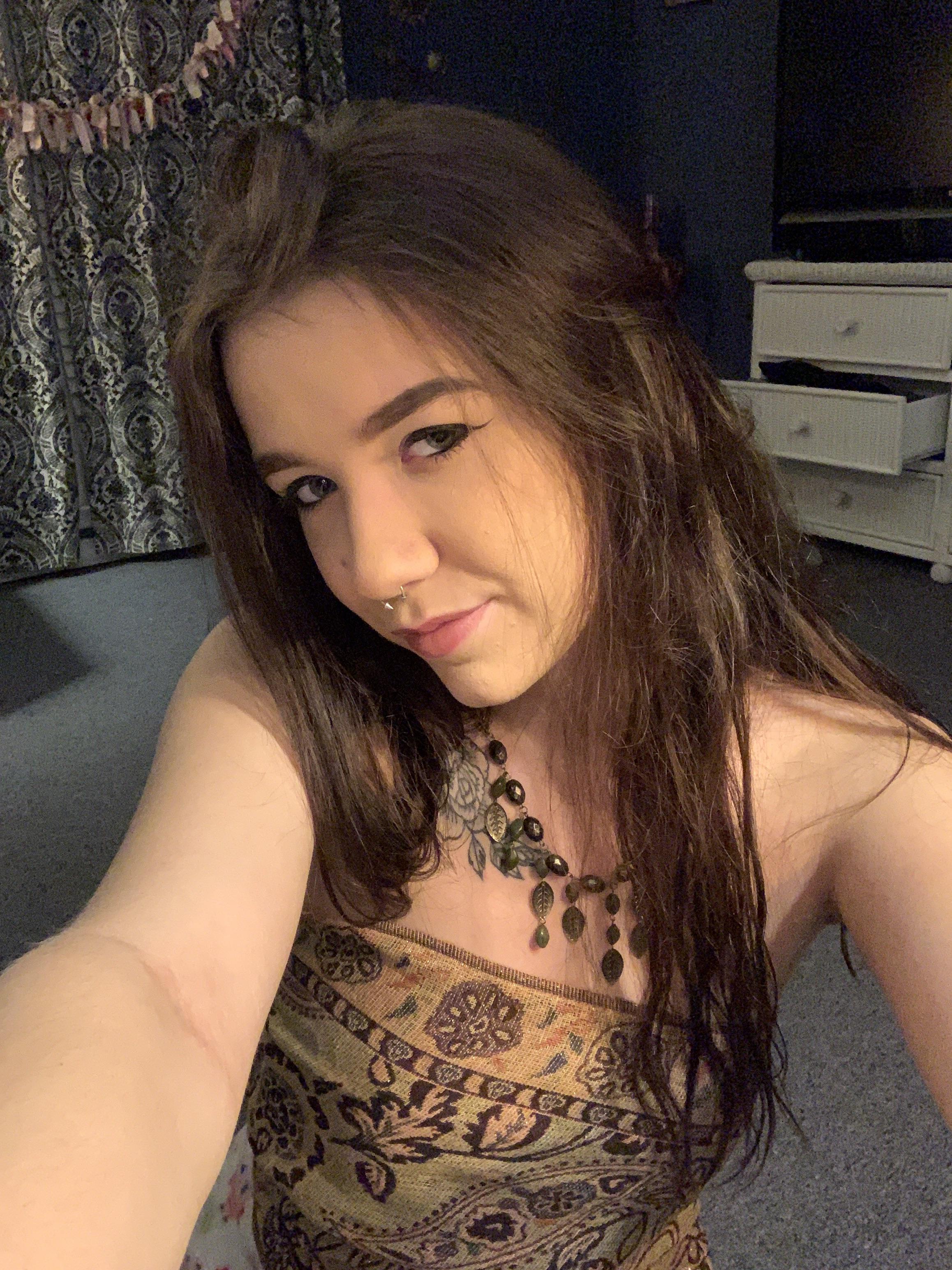 meow 21F | Scrolller