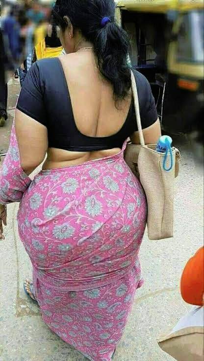 Meri Mom ko hamesha market jana pasand hai, btao kyu 😍💦 | Scrolller