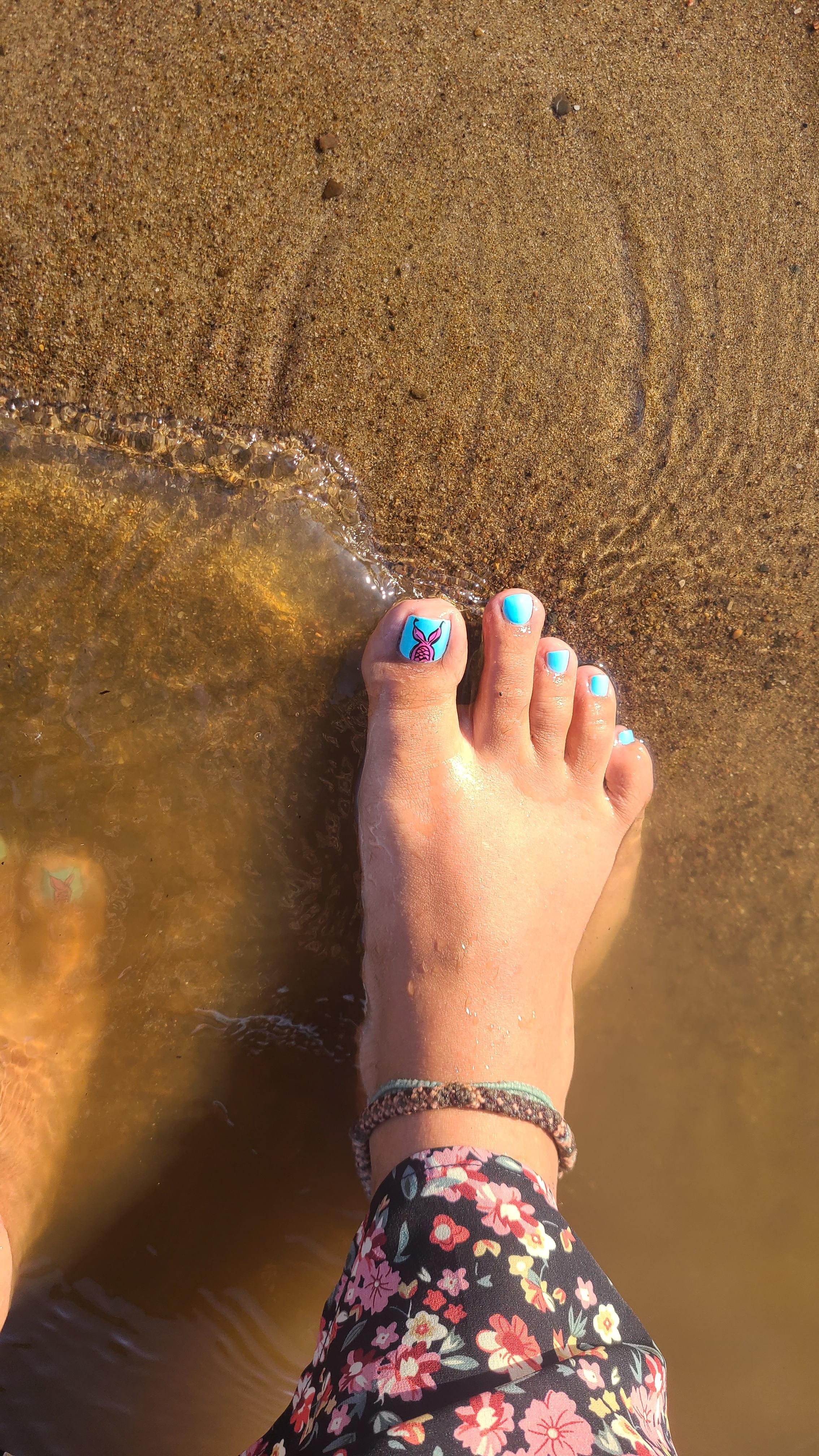 Mermaid toes! | Scrolller