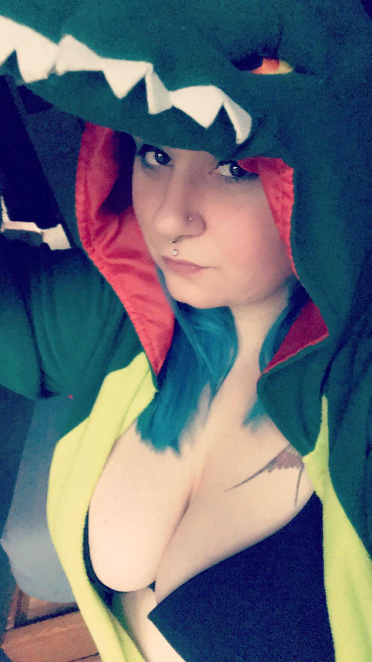 Merry CRISIS | Scrolller