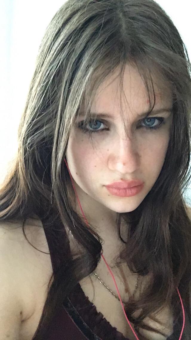 messy bangs :) | Scrolller