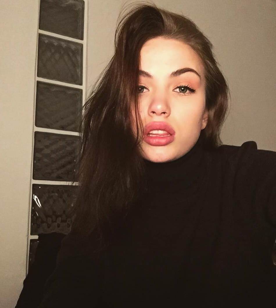 messy hair & puffy bj lips | Scrolller