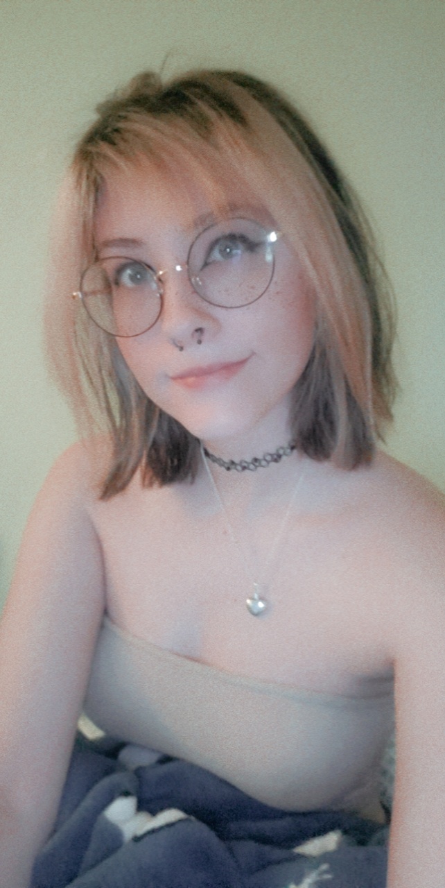 Messy hair for a messy girl | Scrolller