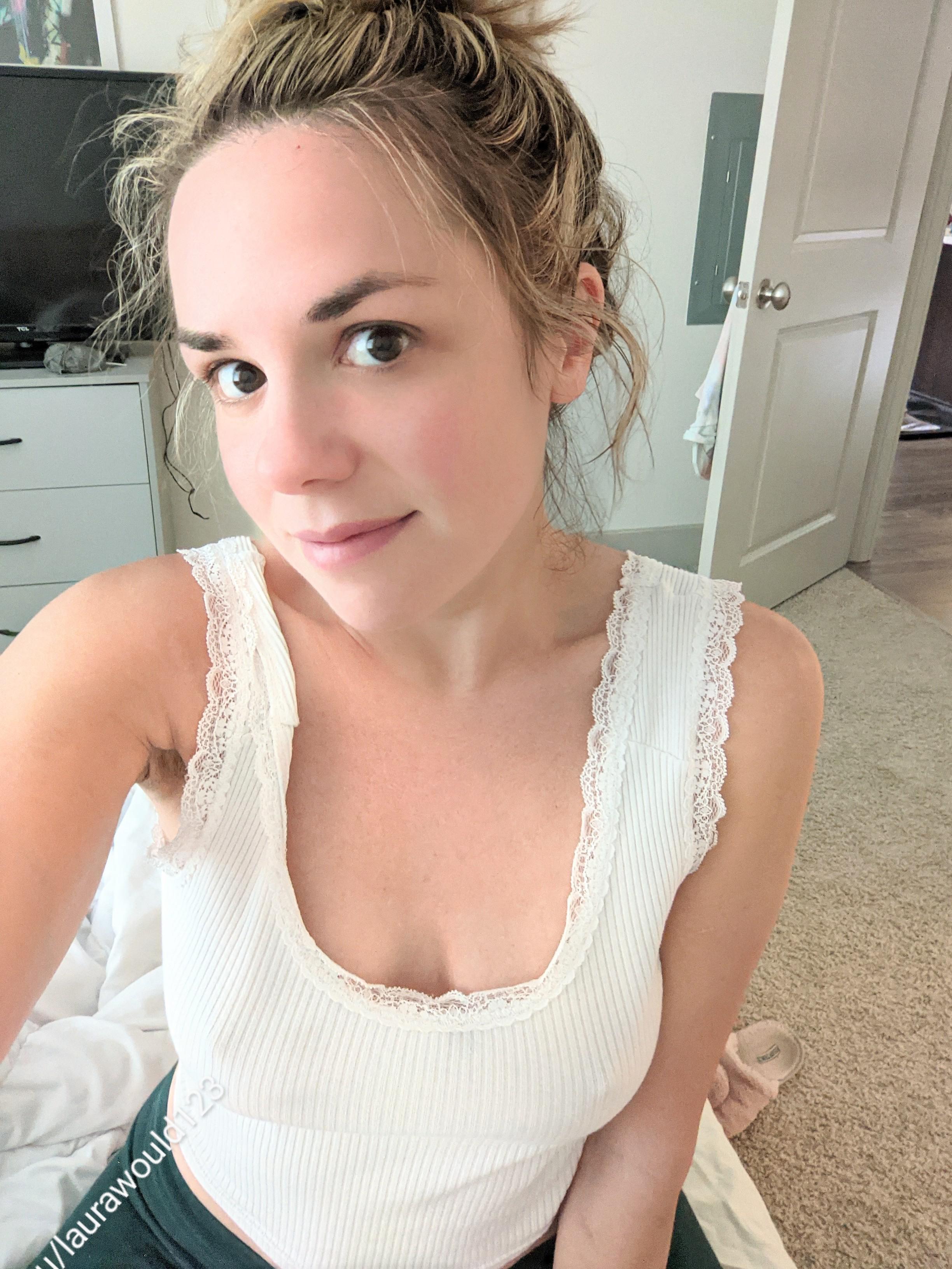 Messy hair in the morning 😅 | Scrolller