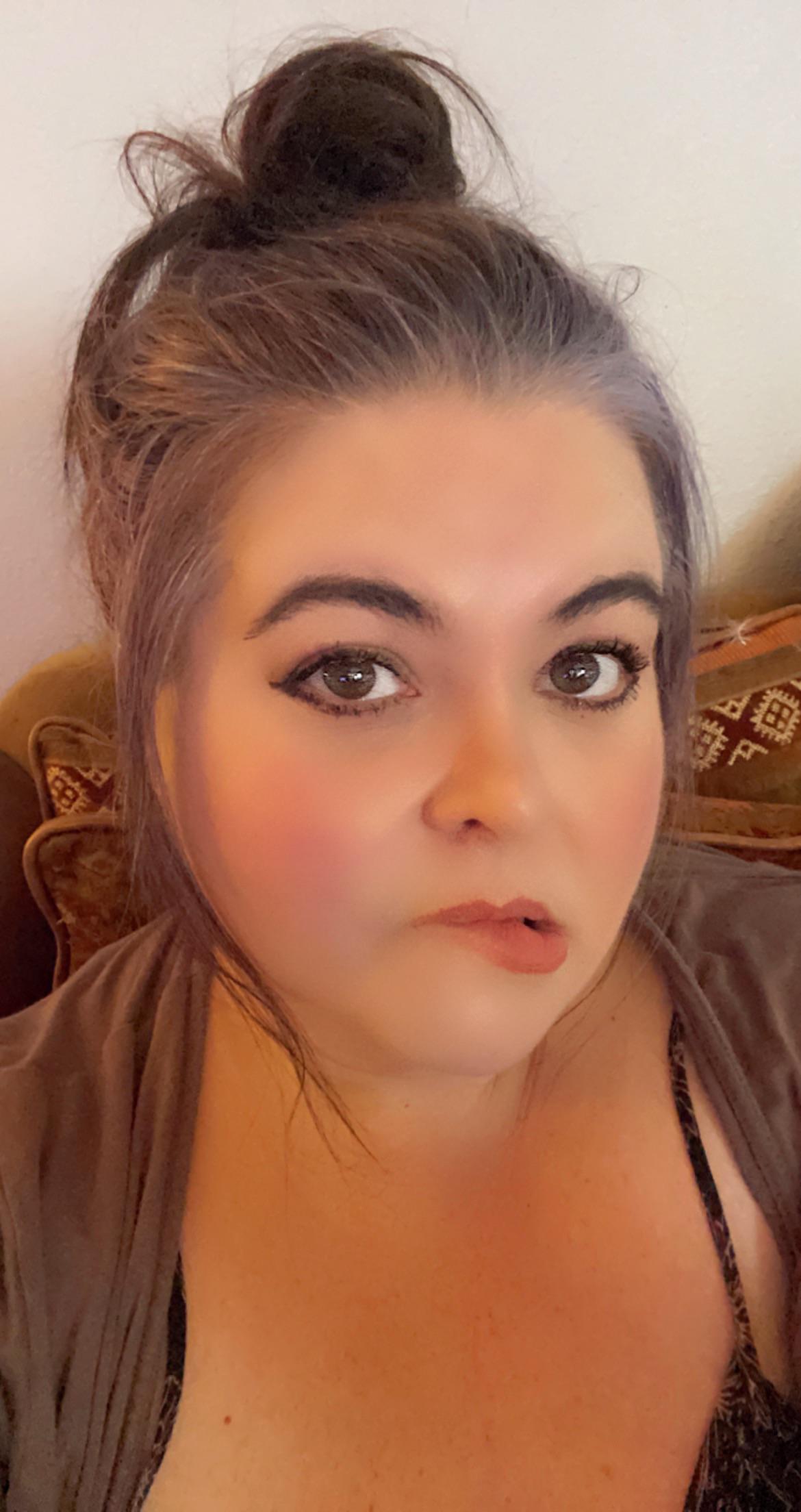 Messy hair selfie | Scrolller