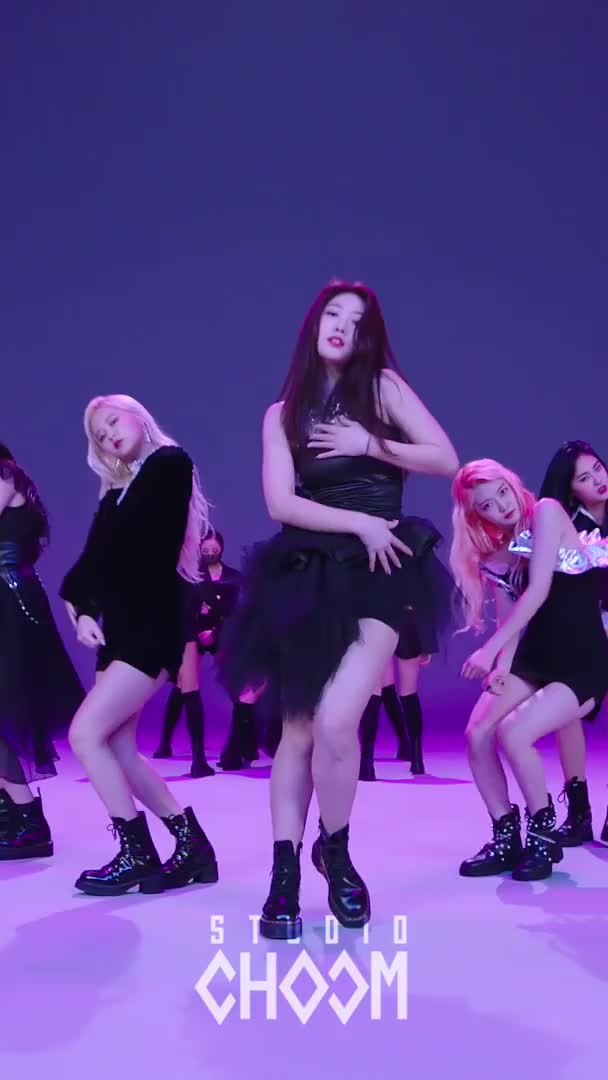 Mia everglow | Scrolller