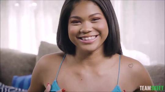 Michelle Anderson - Tackling Her Curves | Scrolller