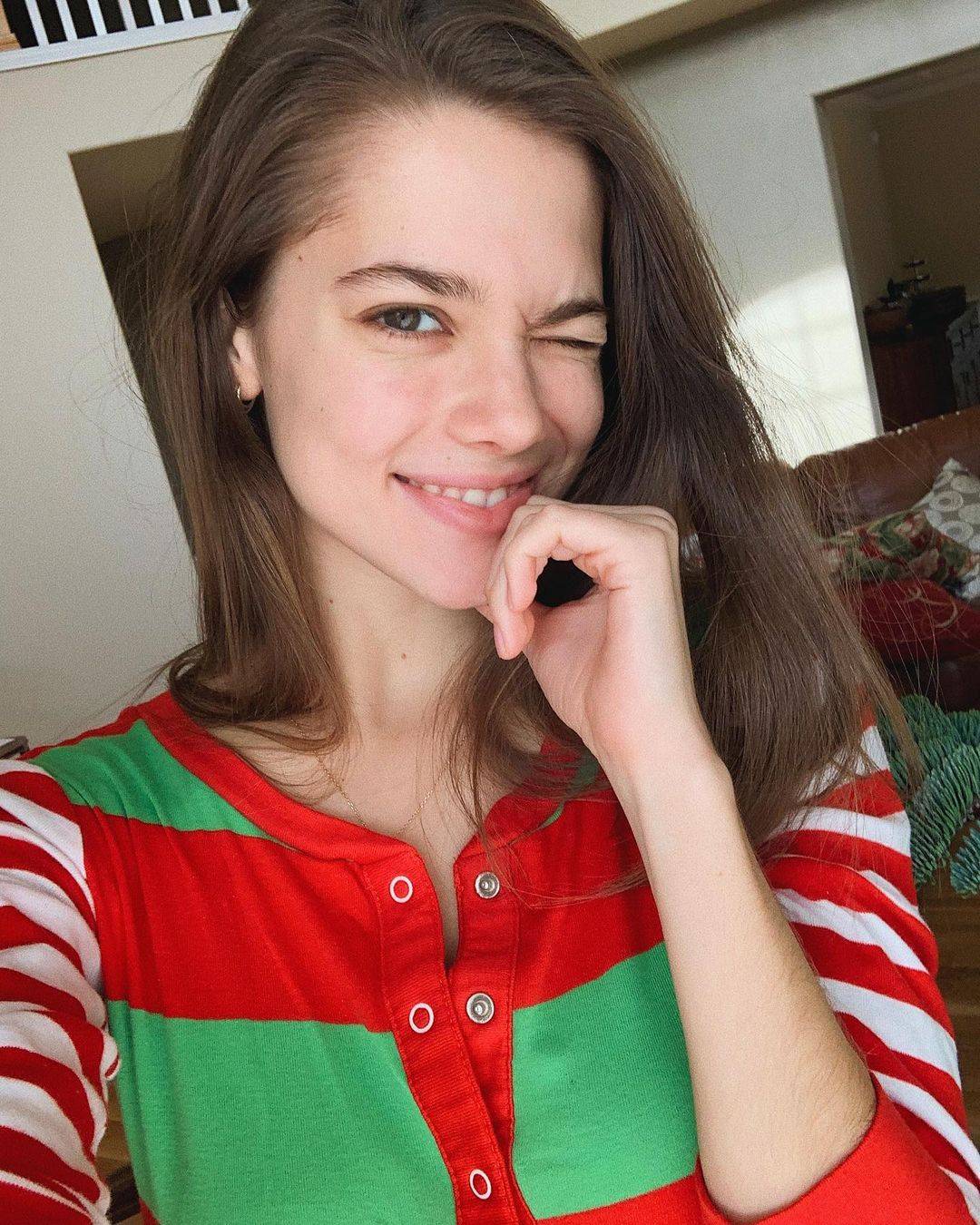 Michelle Ellyse | Scrolller