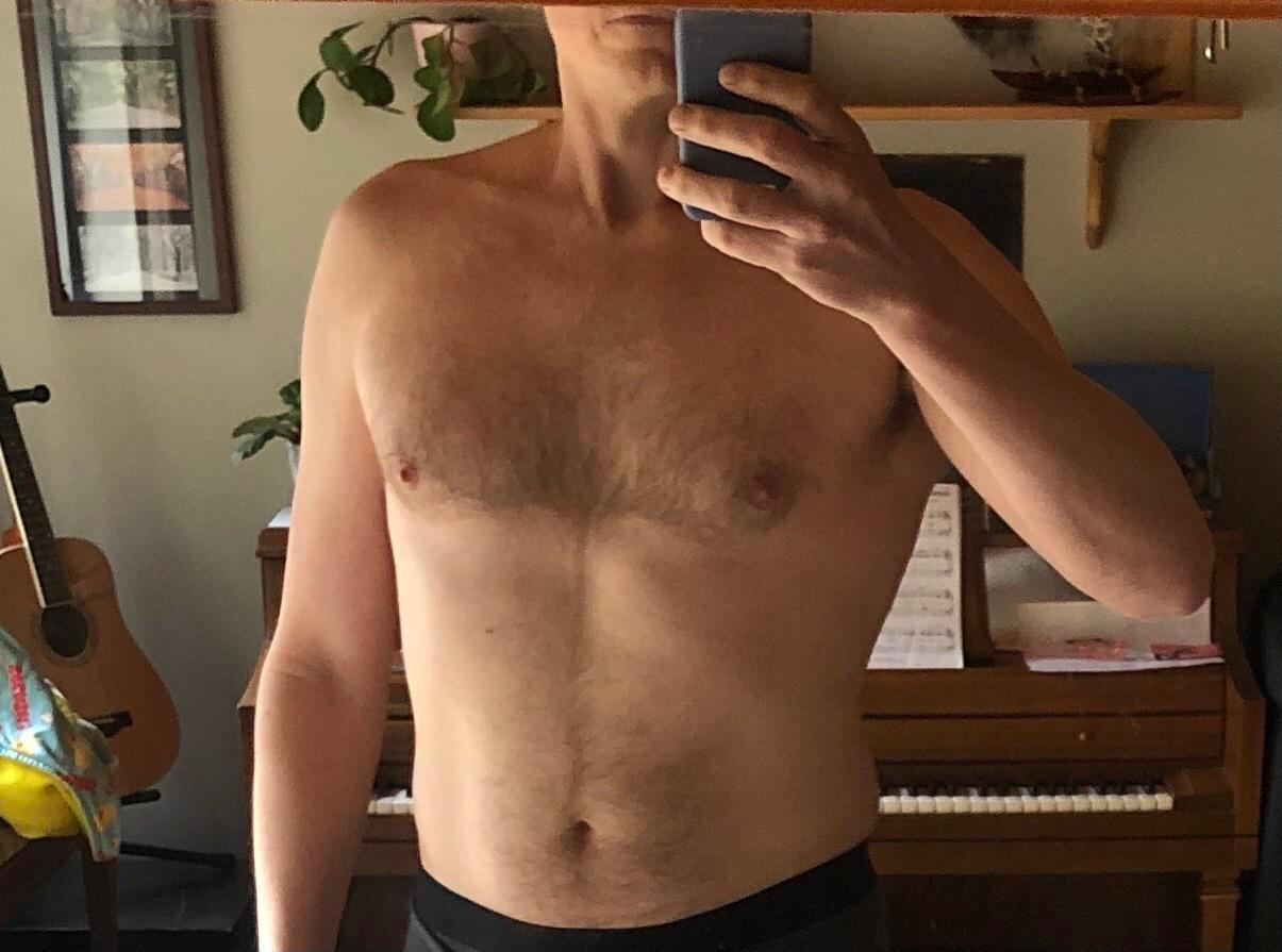 Mid 40s east side Dad Body | Scrolller