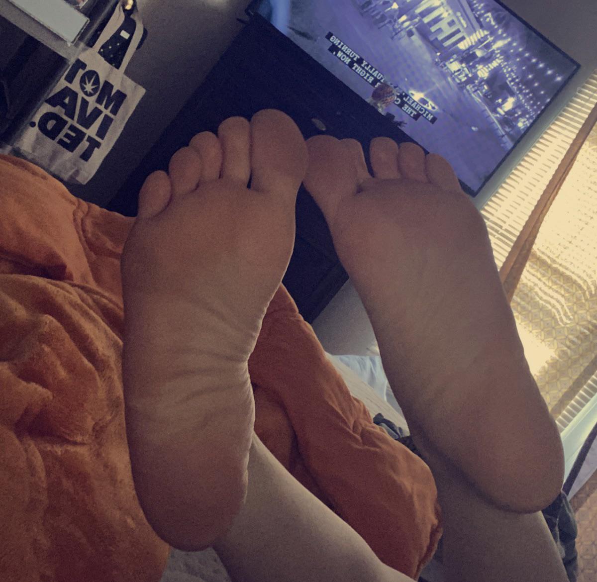 Midday snack | Scrolller