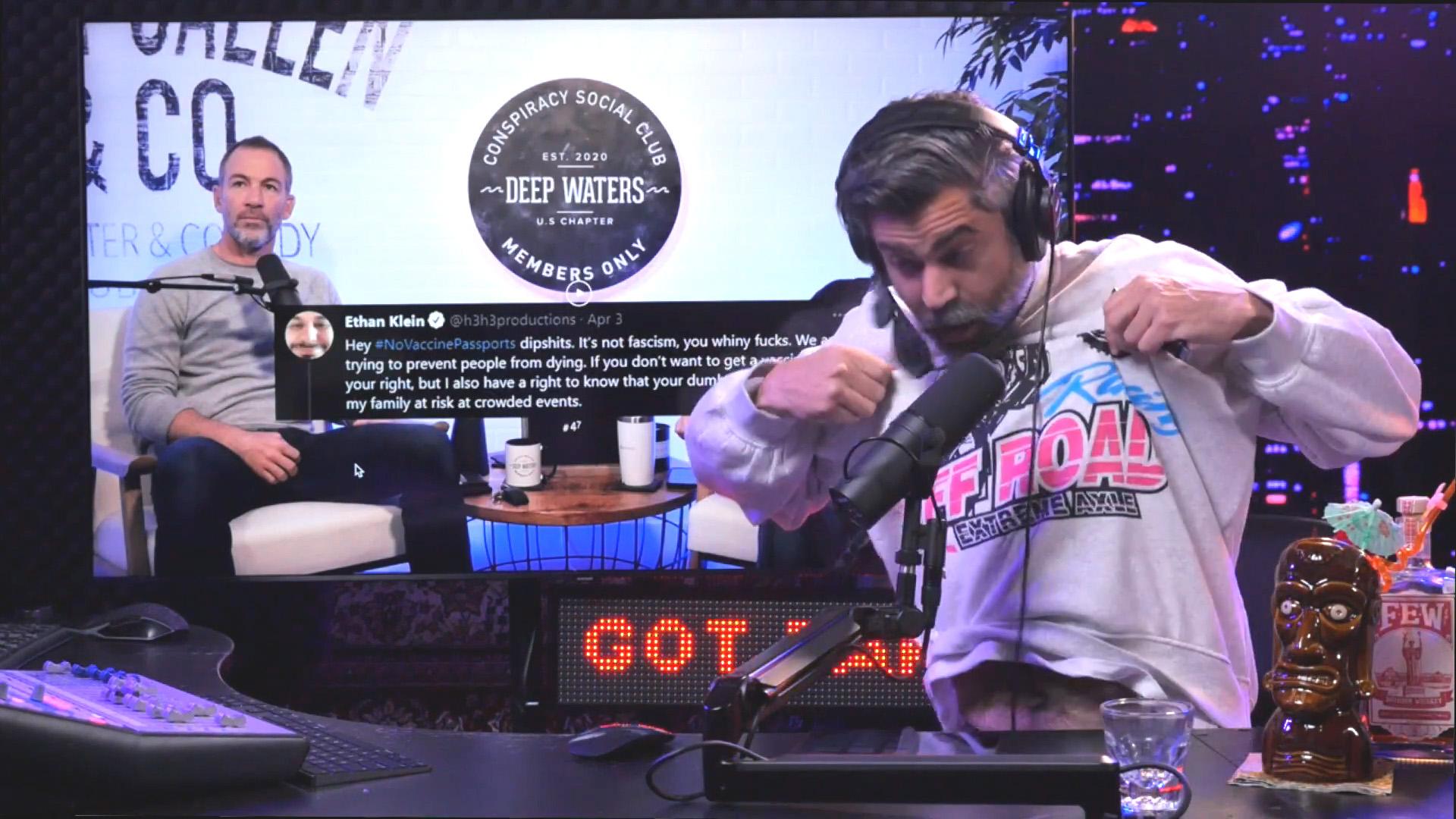 Mike's hairy belly | Scrolller