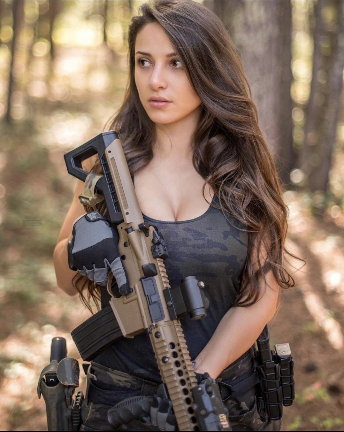 Miss Mila | Scrolller