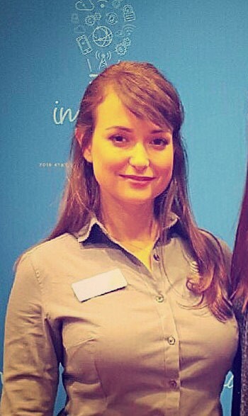 Milana Vayntrub's strained buttons | Scrolller