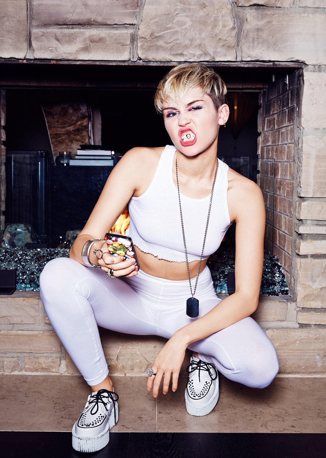 Miley Cyrus | Scrolller