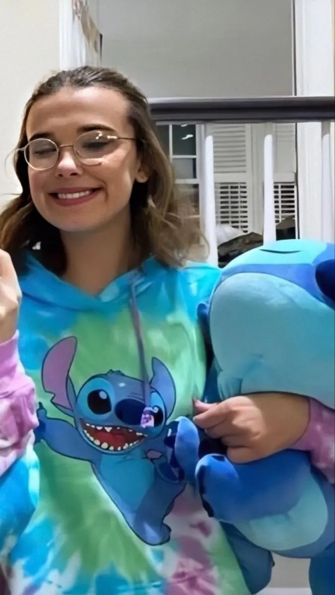 Millie Love Scrolller