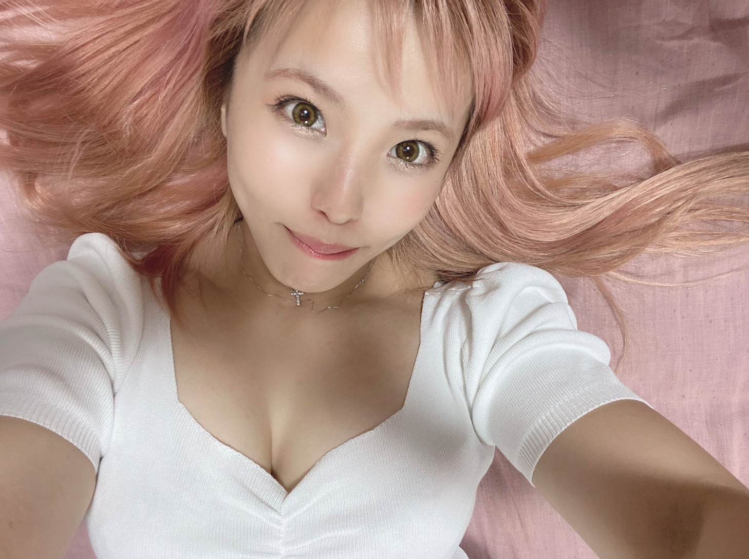 Mina Shirakawa | Scrolller