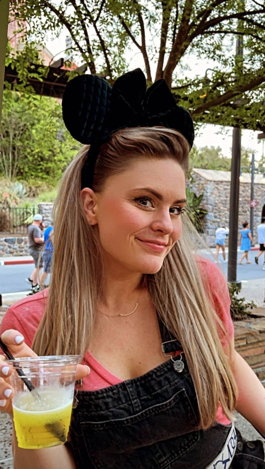 Minnie Mouse | Scrolller