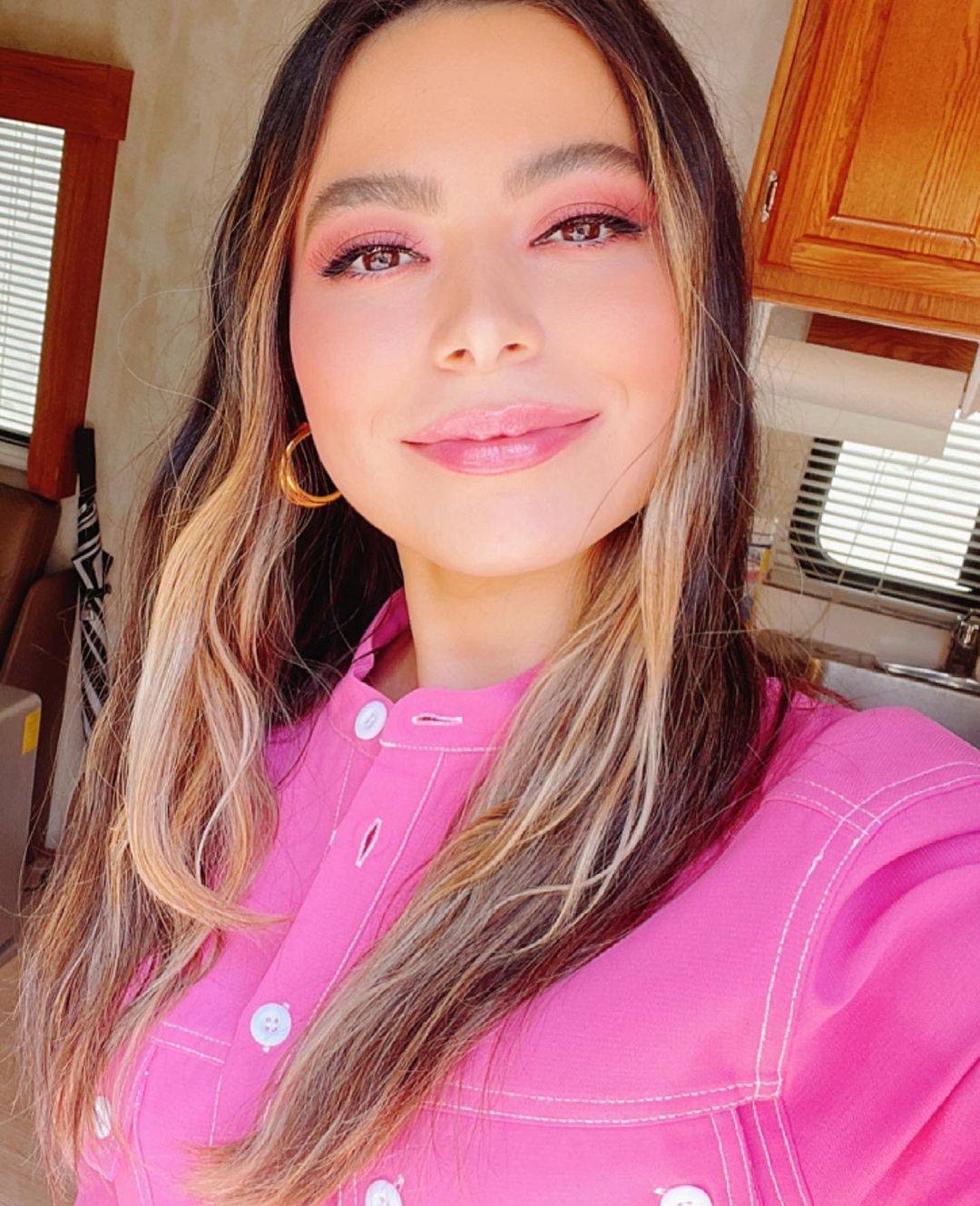 Miranda Cosgrove's DSL's are amazing | Scrolller
