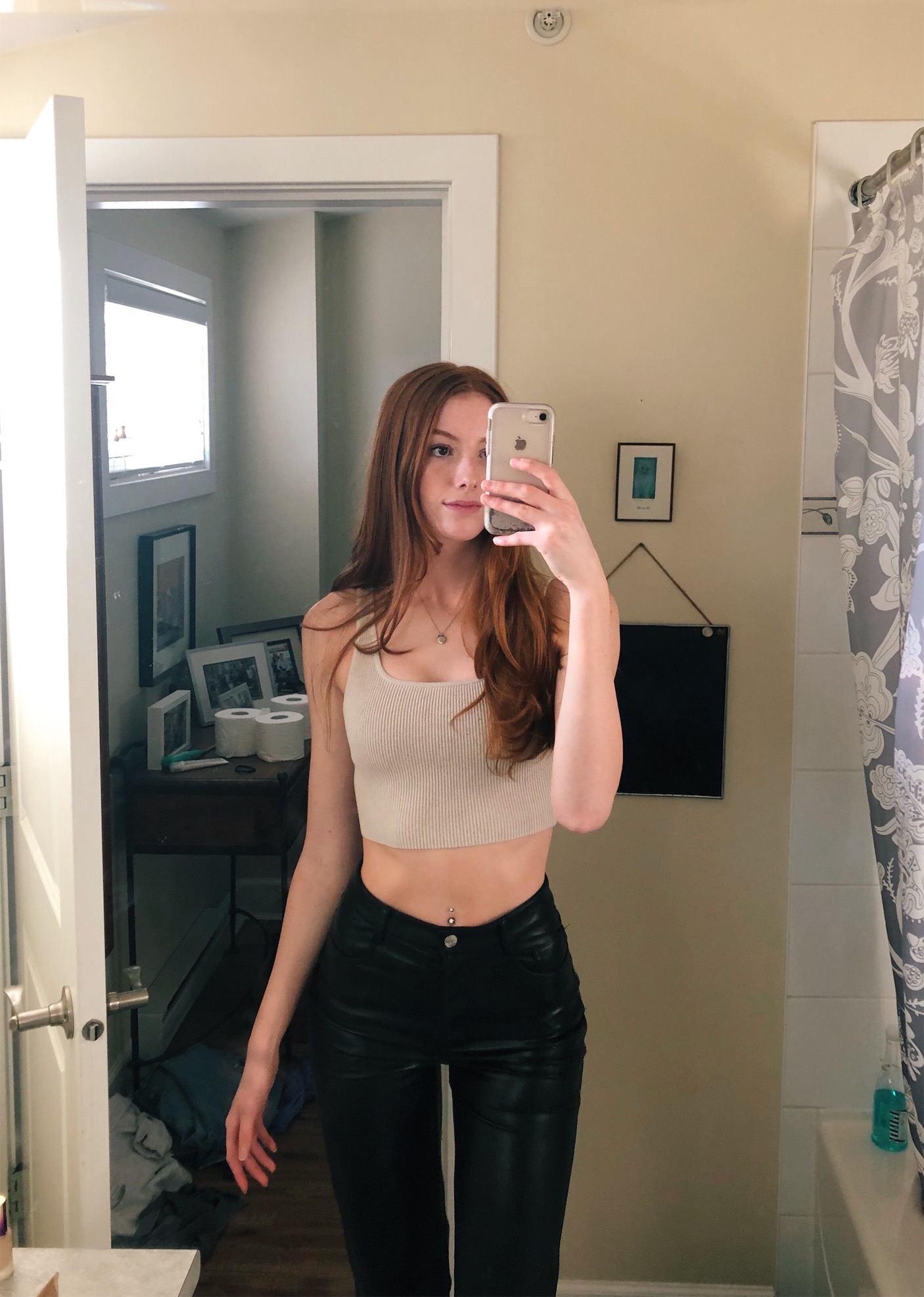 Mirror selfie (IKTR) | Scrolller