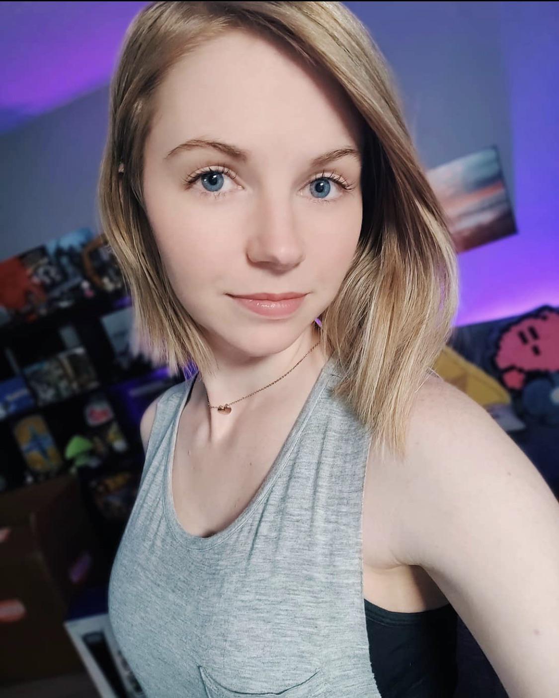 Miss Click | Scrolller