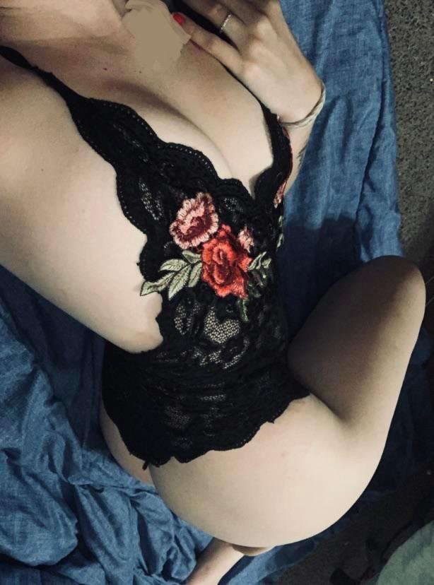 #Missouri married #MF4F couple looking for a female 21+ to join us | Scrolller