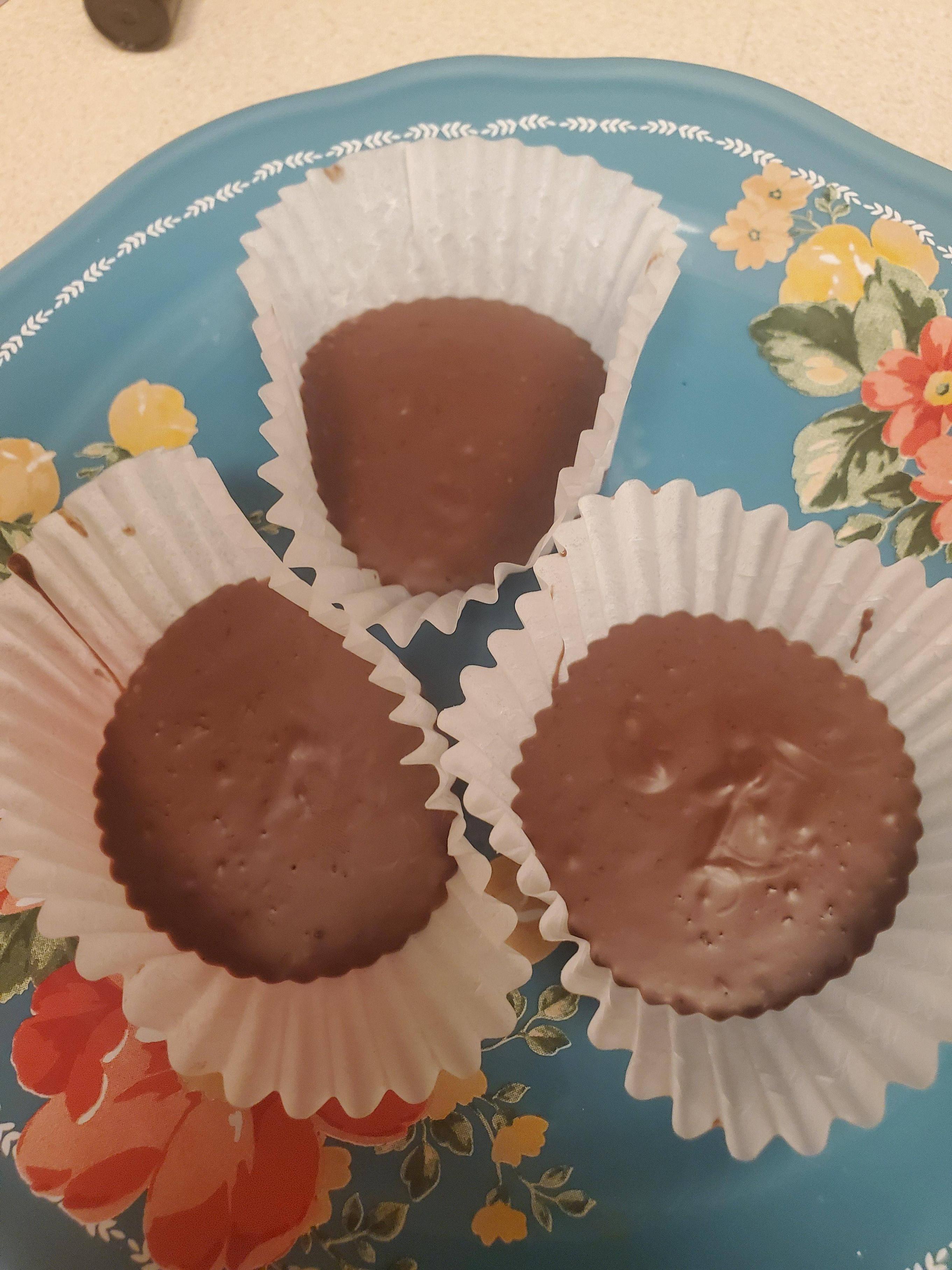 Mixed ~2g water cured avb into 2 melted full sized Hershey bars. | Scrolller