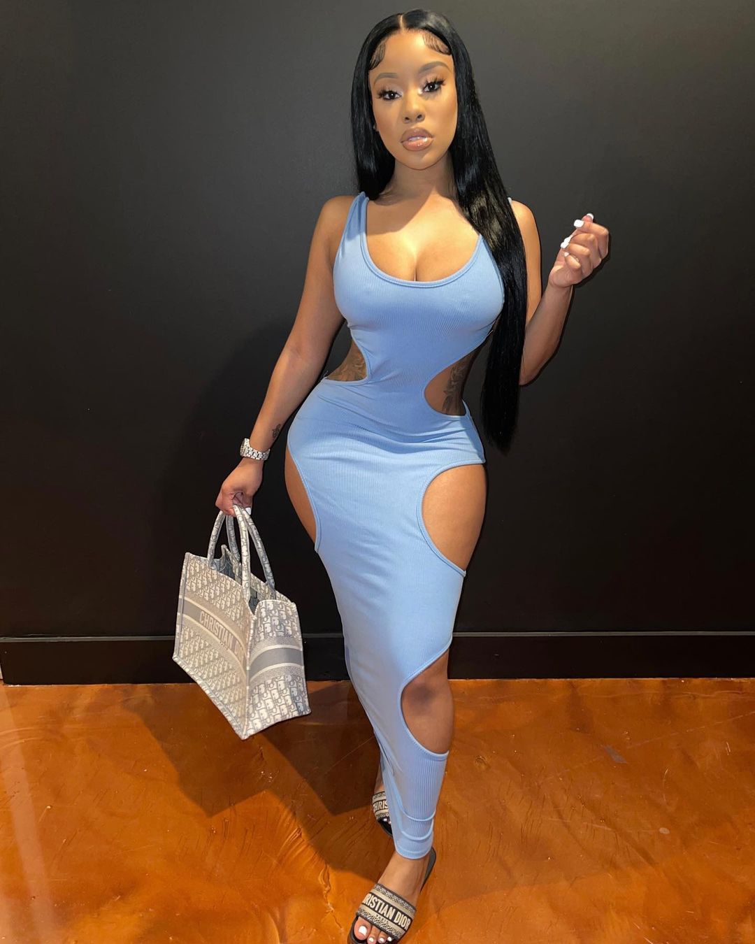 Miya Marie feet & tits, with the nutty pose. 😍🍆💦😩 | Scrolller