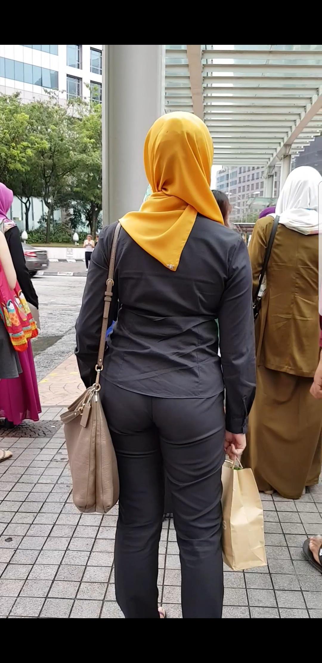 Modal di petang hari | Scrolller