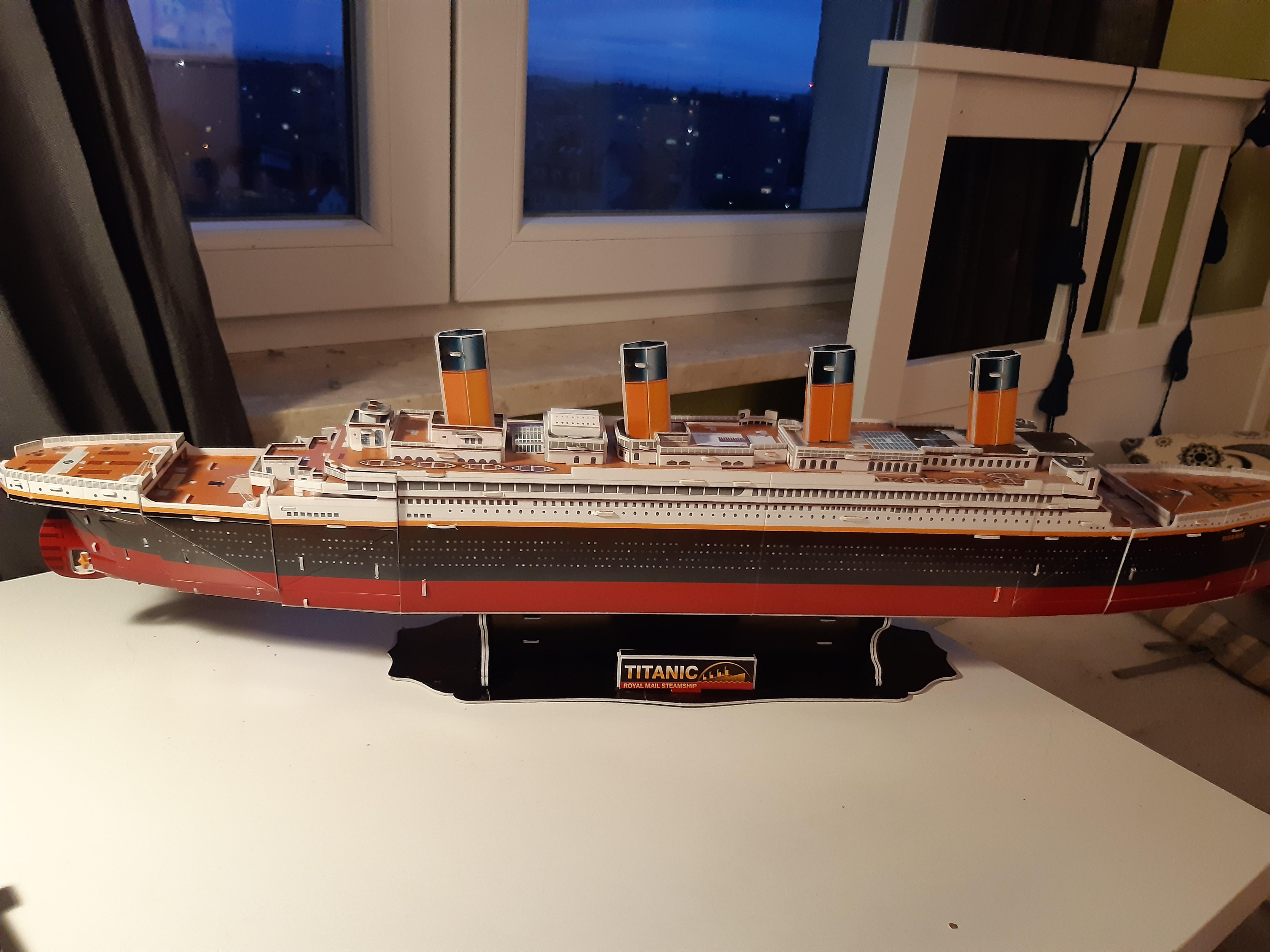 model of the Titanic | Scrolller