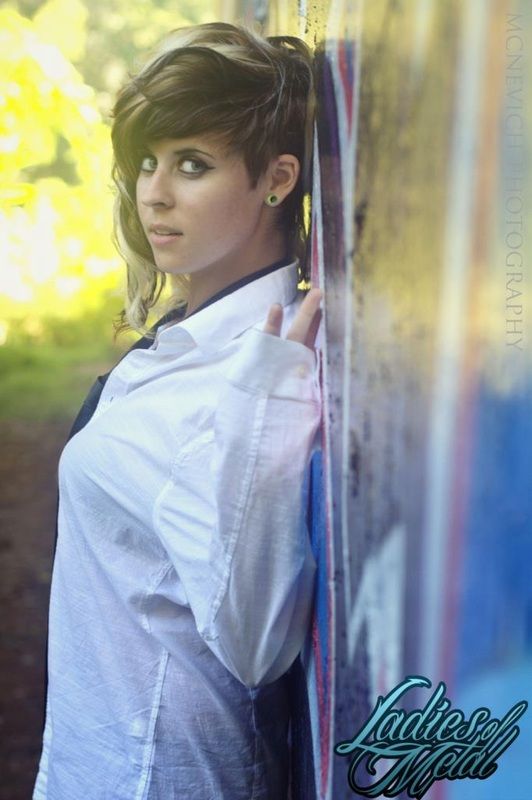 (Model Post) Gwen Anastasia - Outdoor graffiti photo shoot | Scrolller