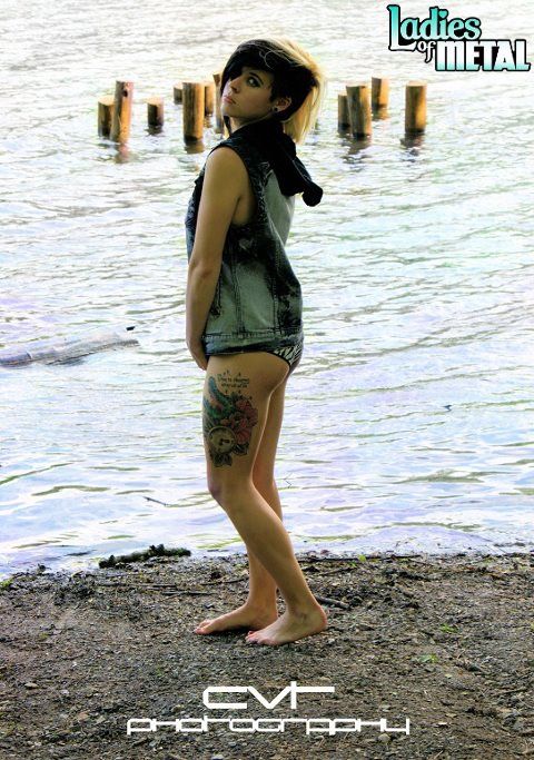 (Model Post) Gwen Anastasia - Riverside photoshoot | Scrolller