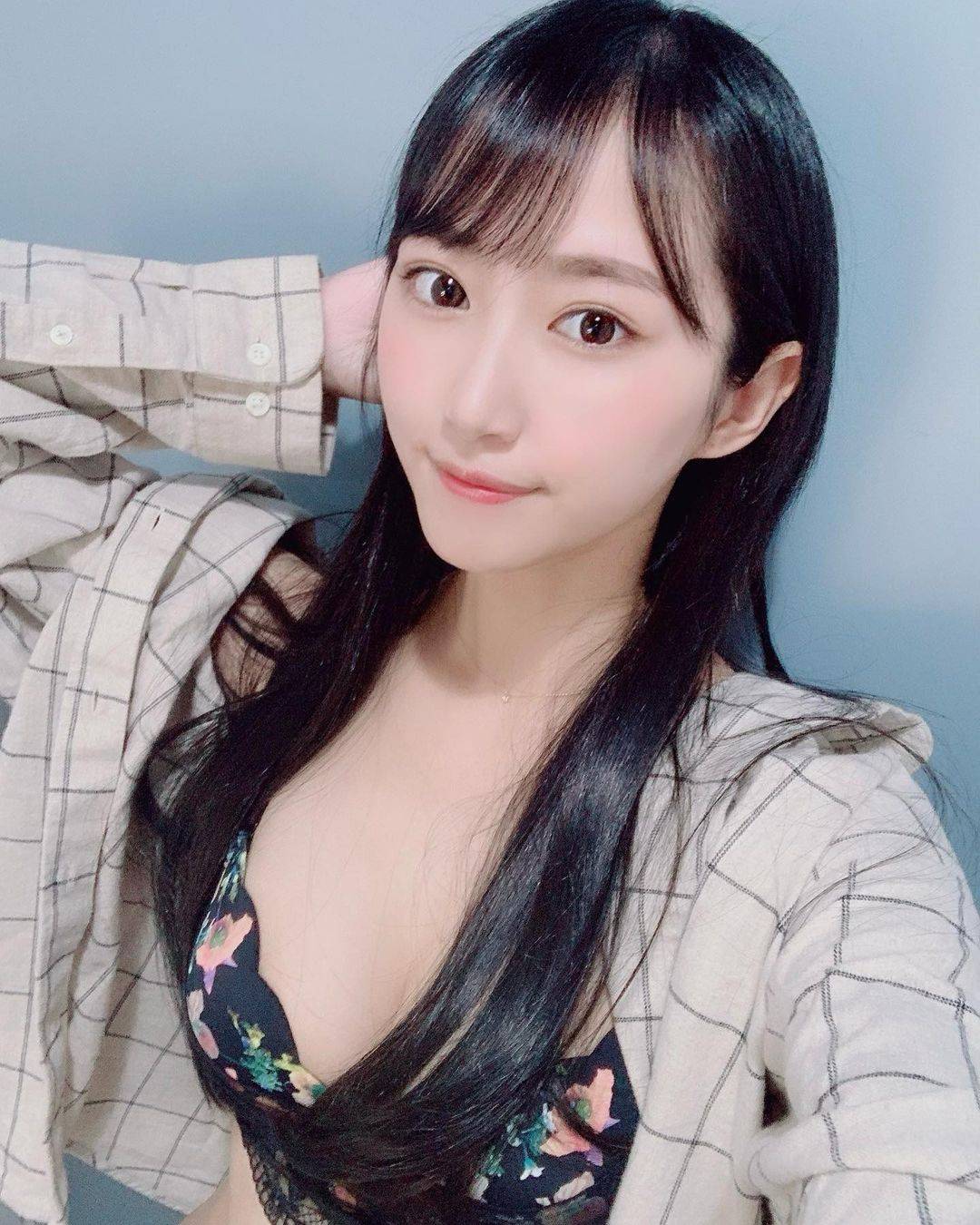 Moe Kawase | Scrolller