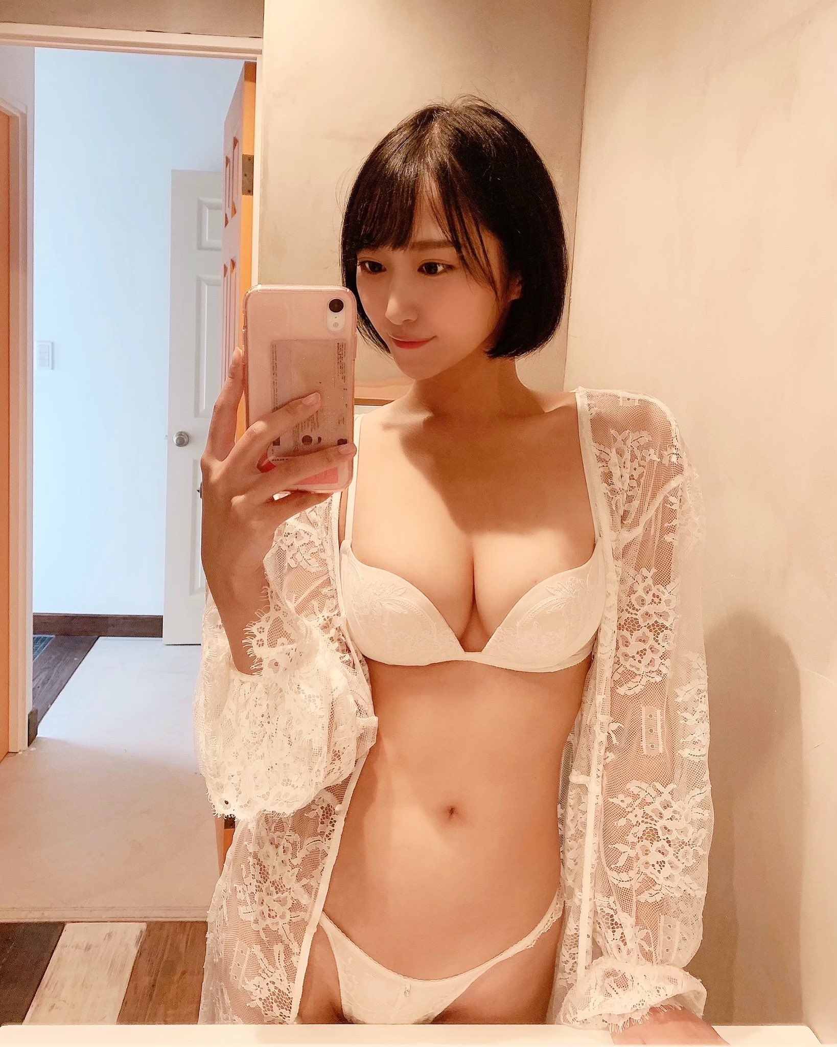 Moe Kawase | Scrolller