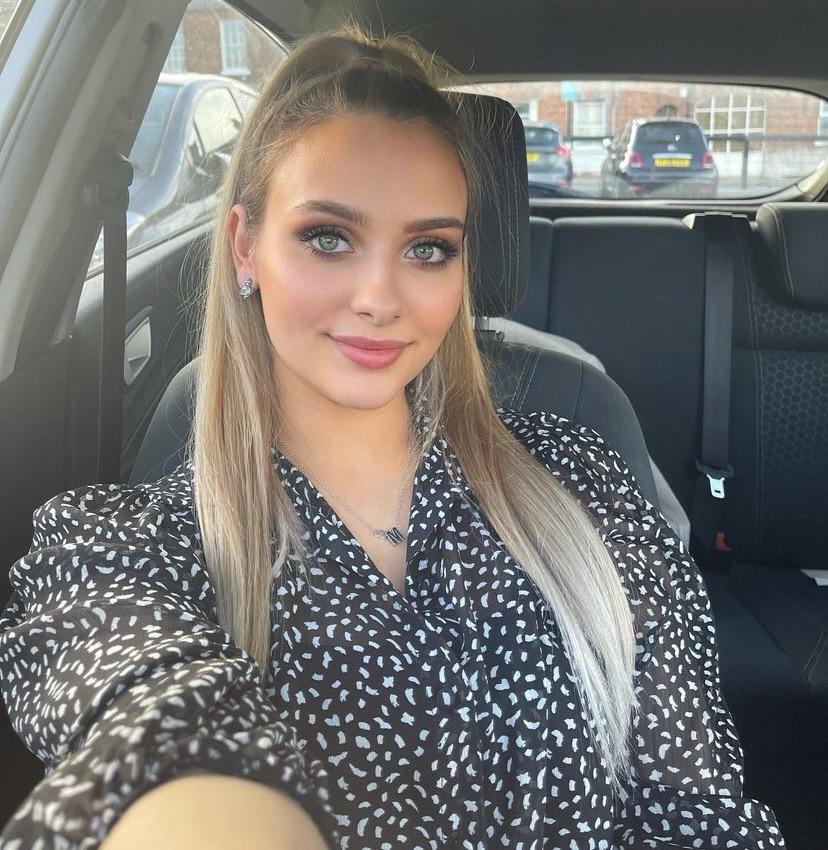 Mollie Annie Jane [irtr] | Scrolller