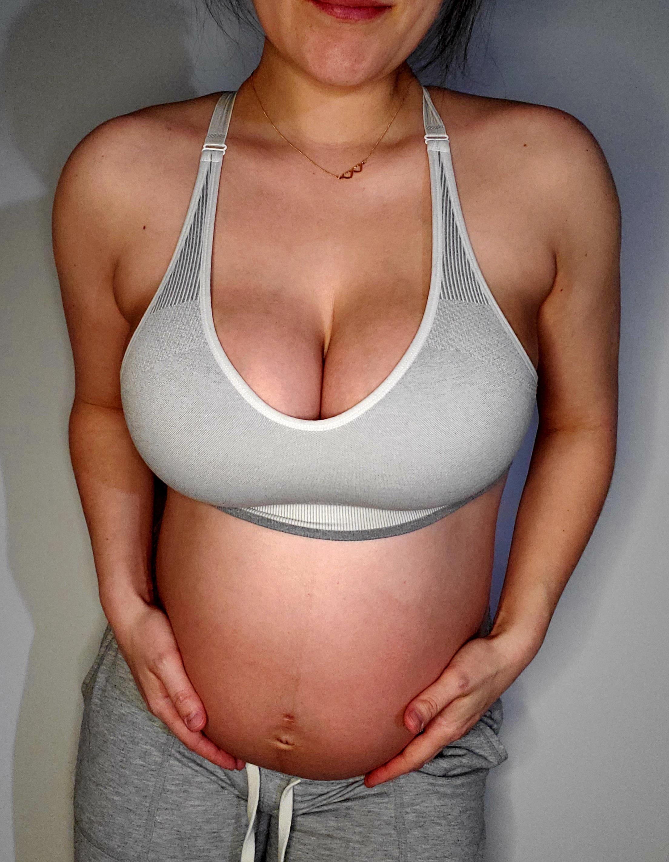 Mom in the process 🥰 | Scrolller