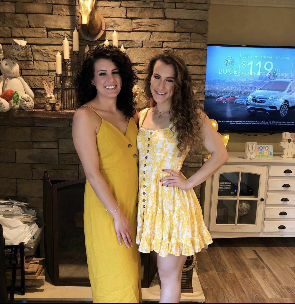 Mom or daughter? | Scrolller