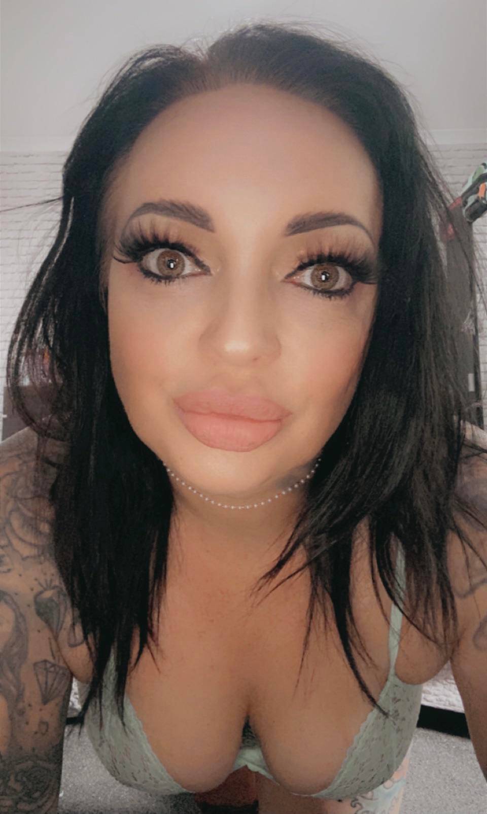 Mommy and granny here 😛 | Scrolller