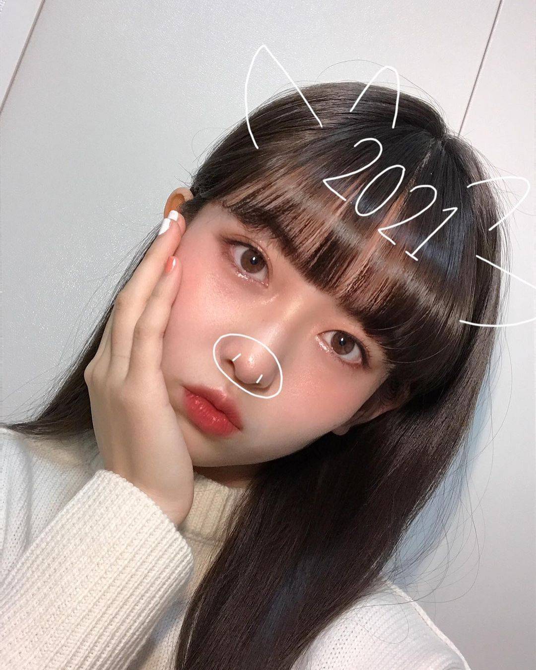 Momoe Mori | Scrolller