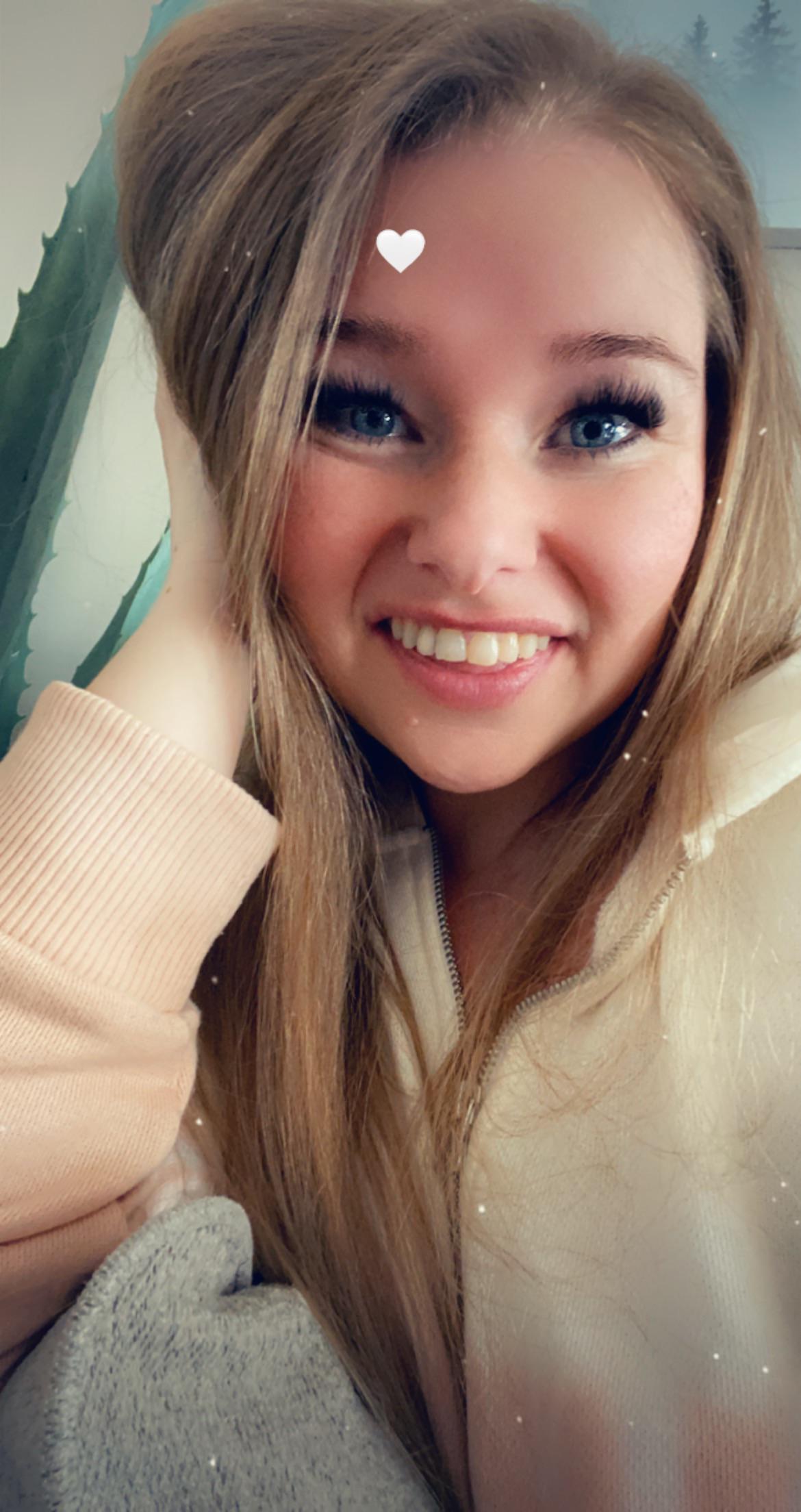 Monday Monday 35F | Scrolller