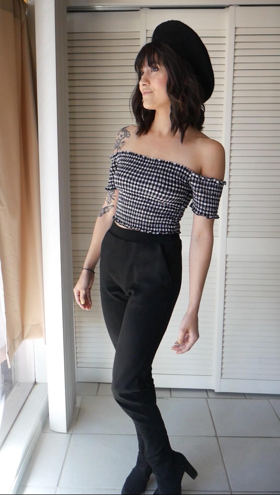 monochrome at home 🏠 | Scrolller