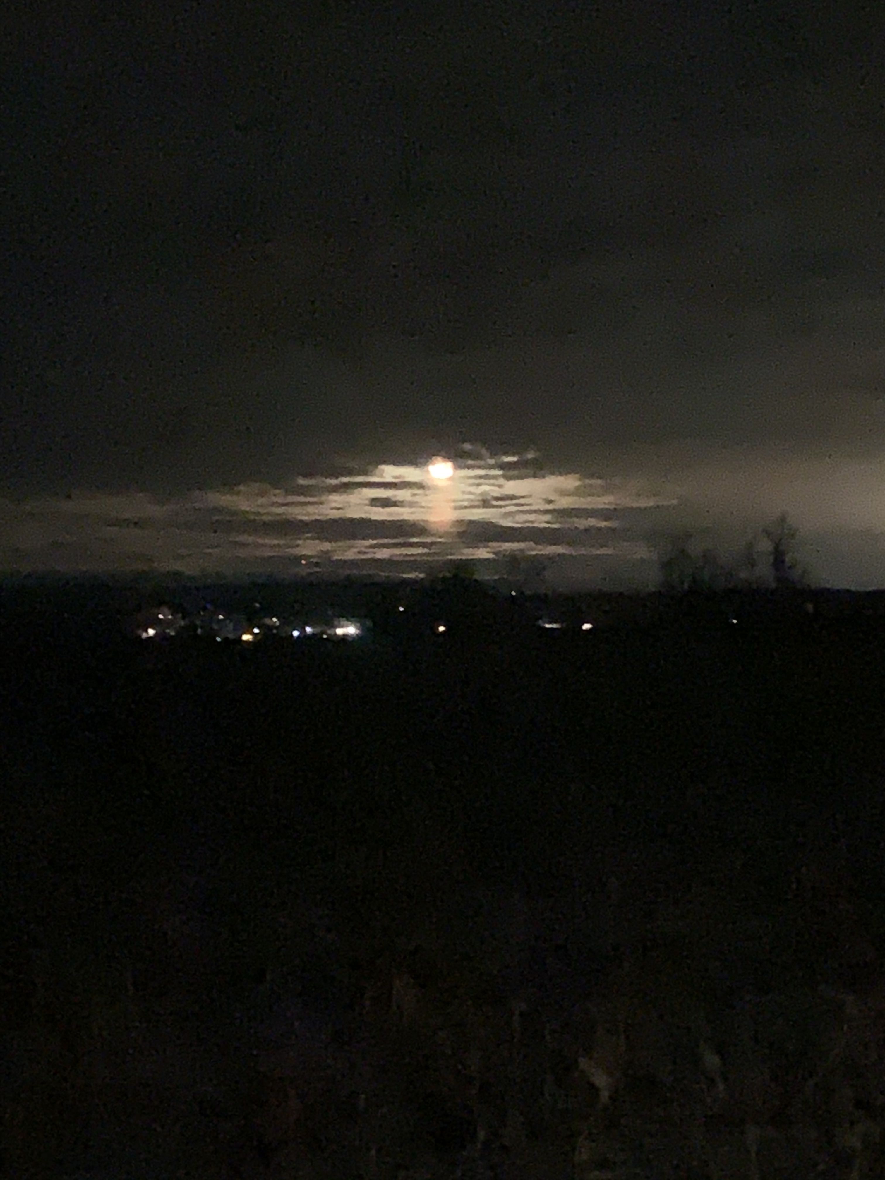 Moon pillar pointing down | Scrolller