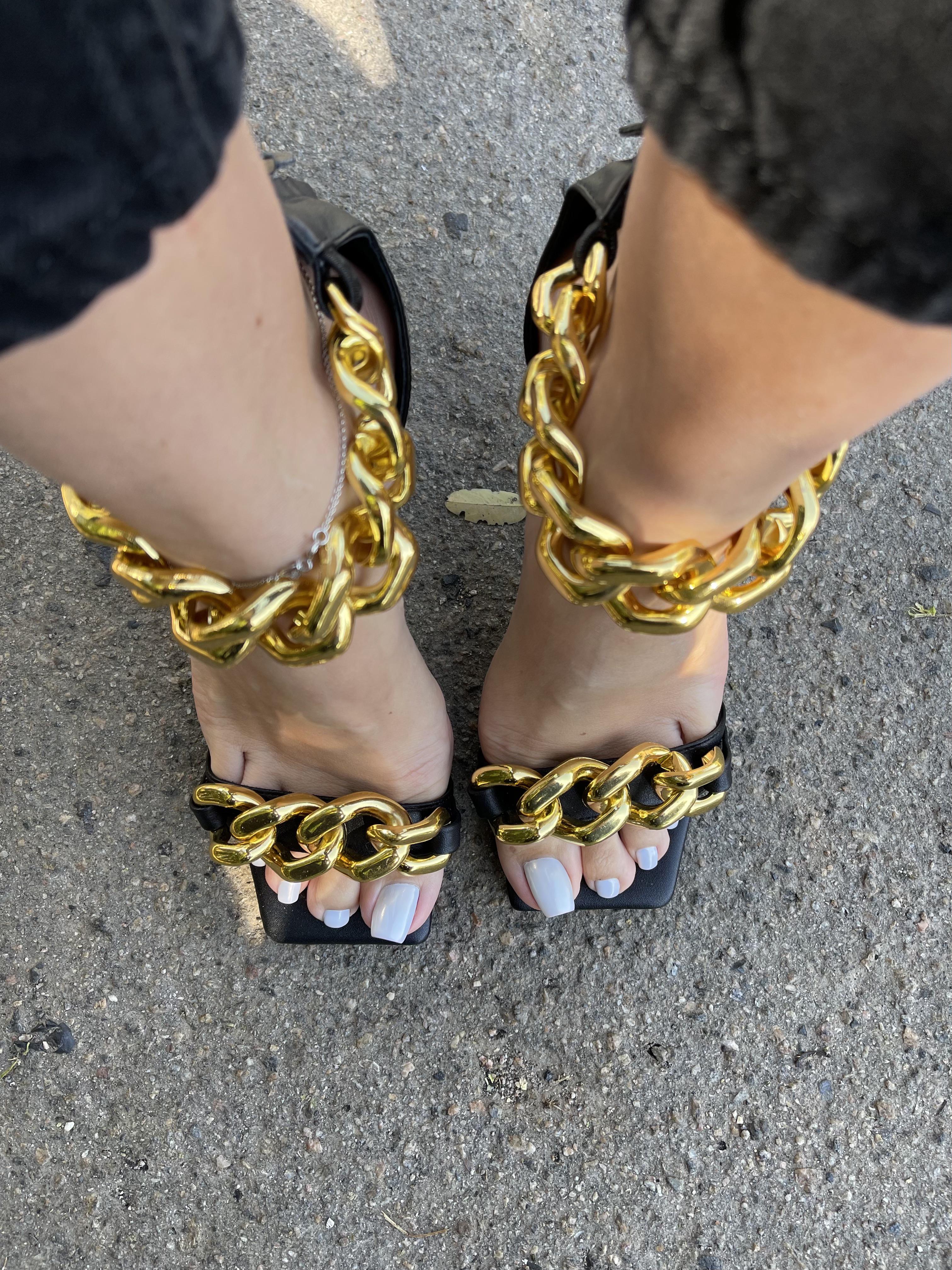 More gold chains 😈🥰 | Scrolller