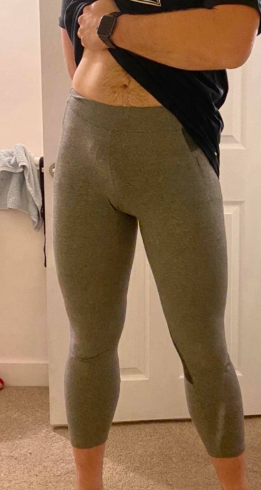 Love grey leggings | Scrolller