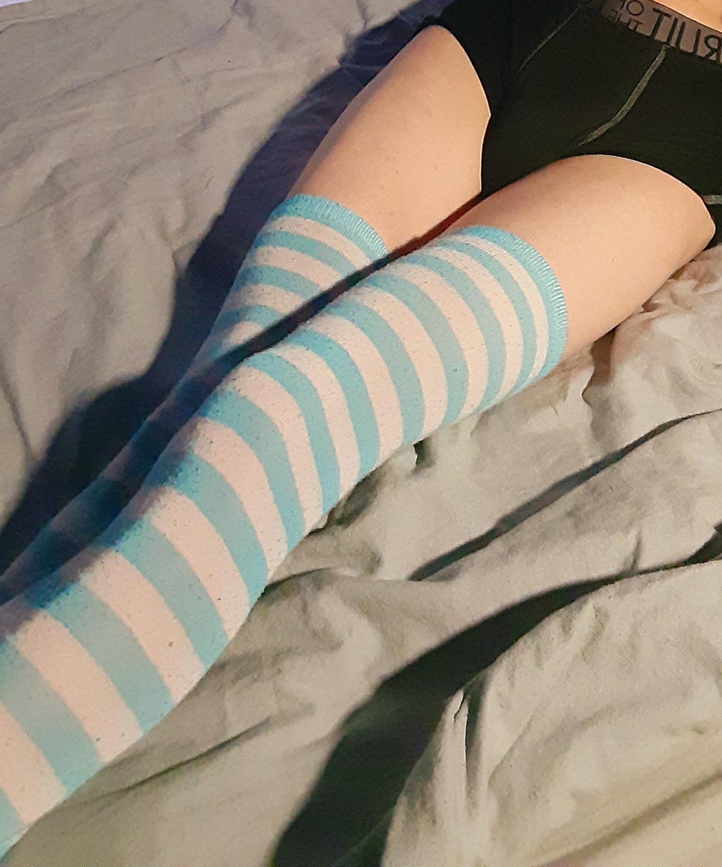 More leg ovo | Scrolller