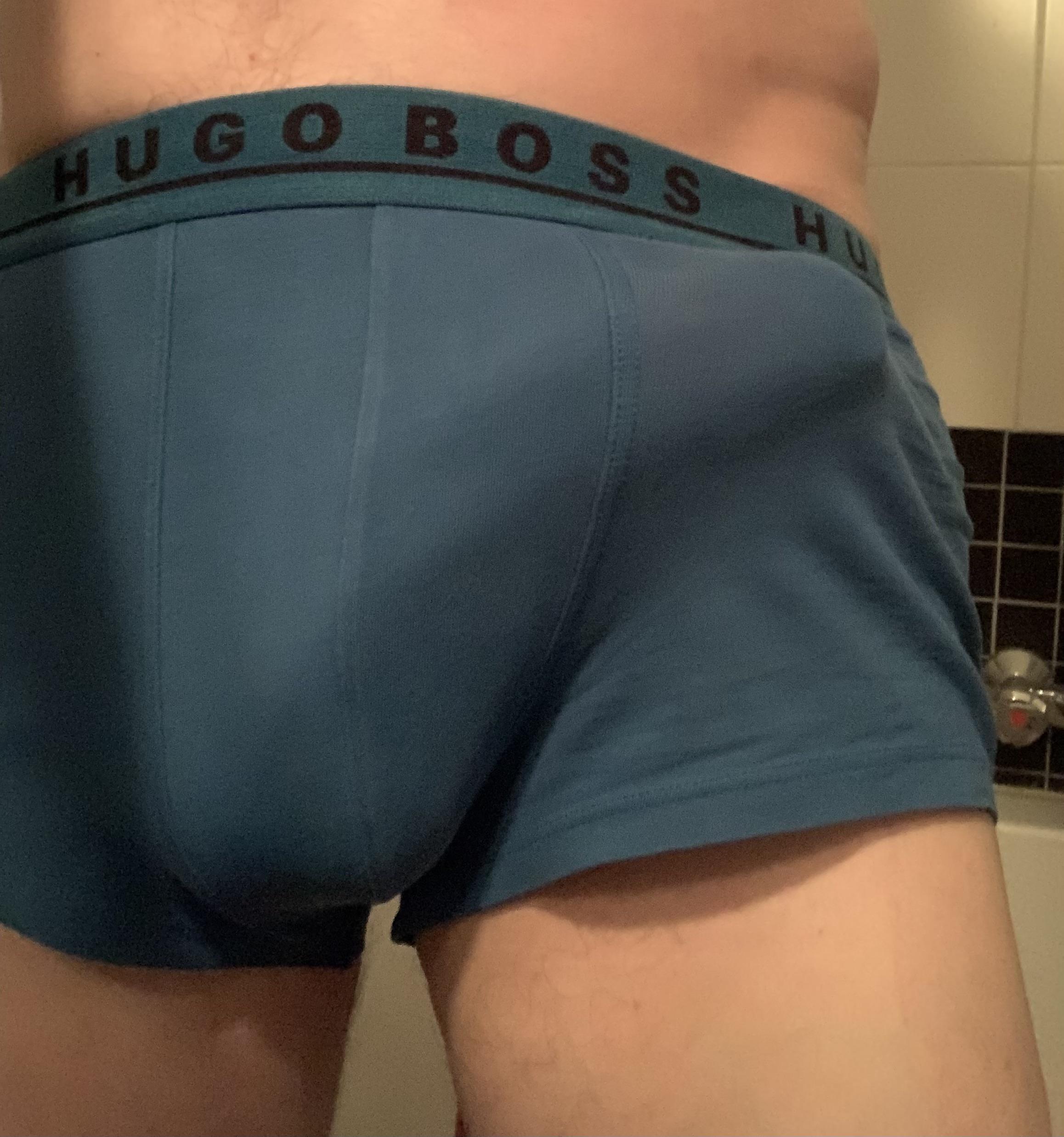 Morning bulge | Scrolller