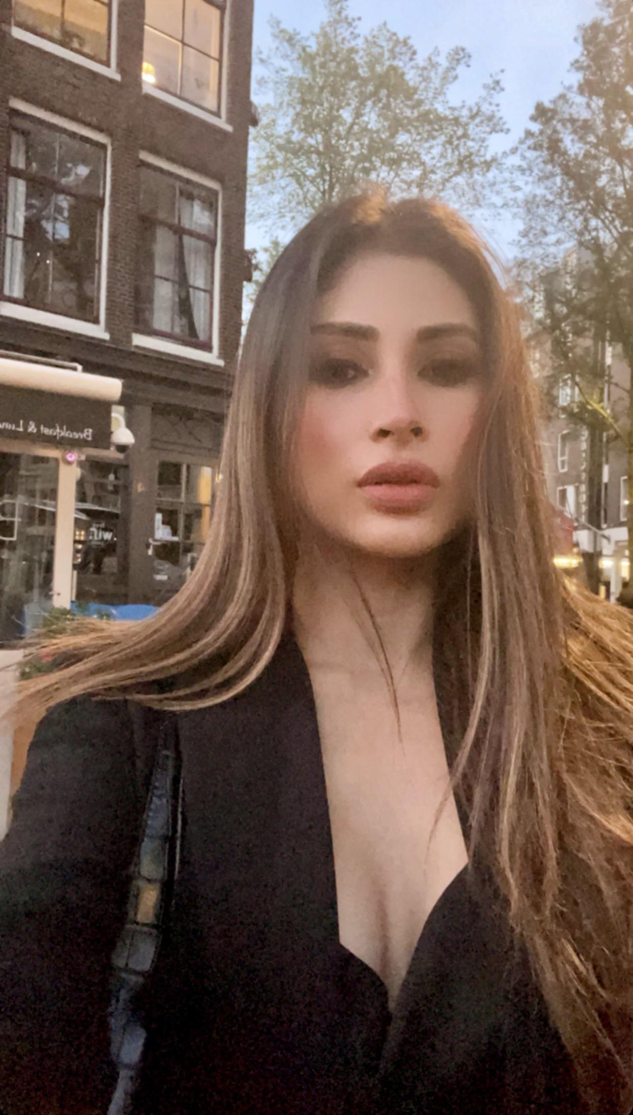 Mouni Roy seducing her fans | Scrolller