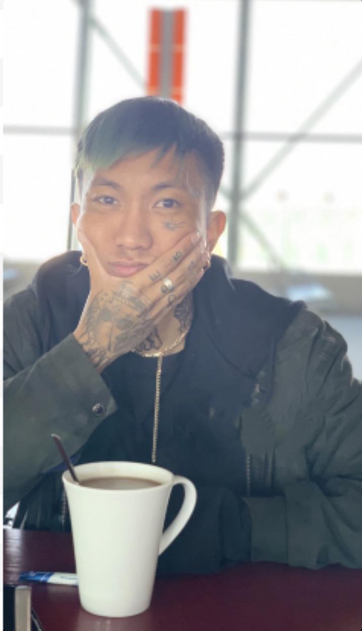 Mr. Handsome | Scrolller