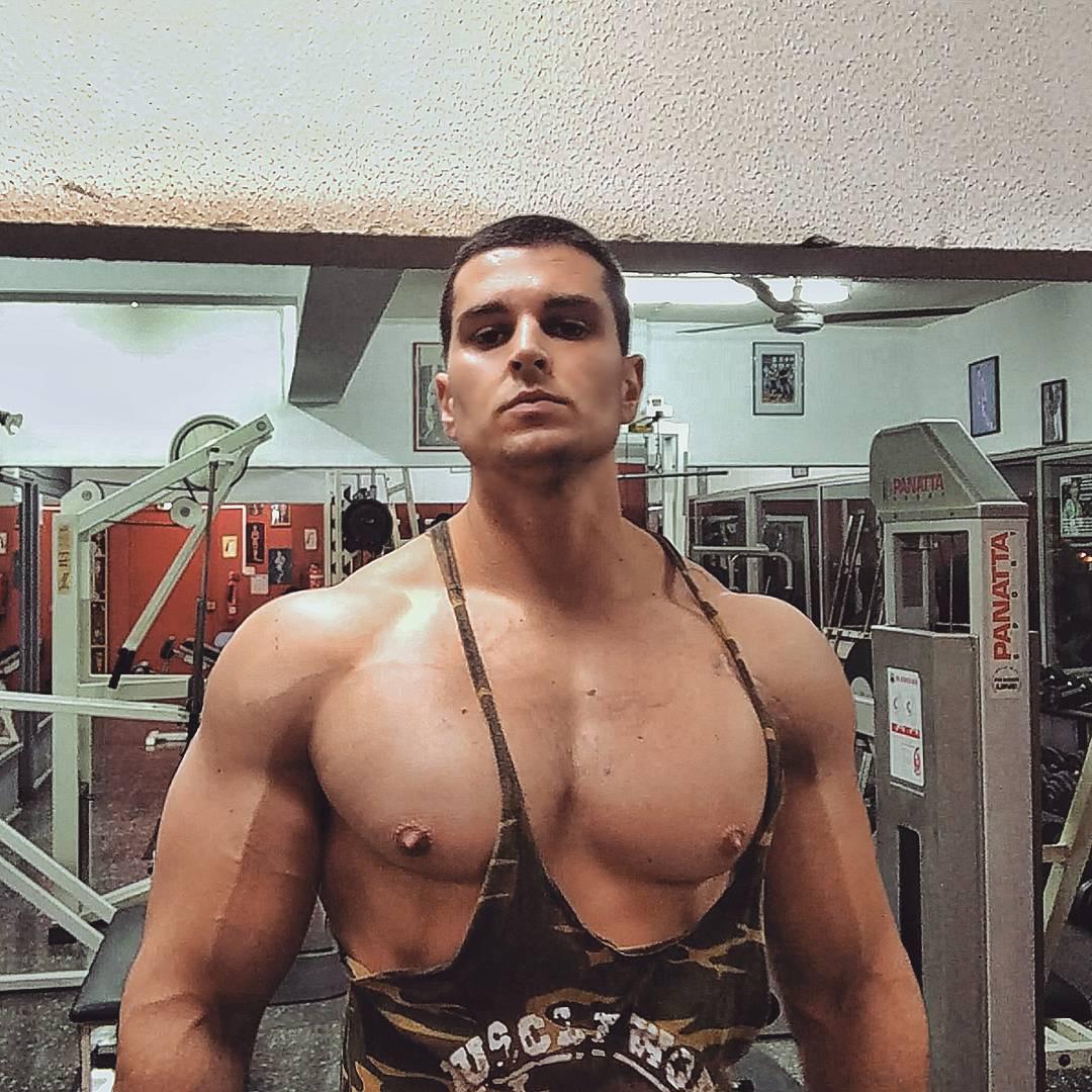 Muscle In The Gym” Scrolller