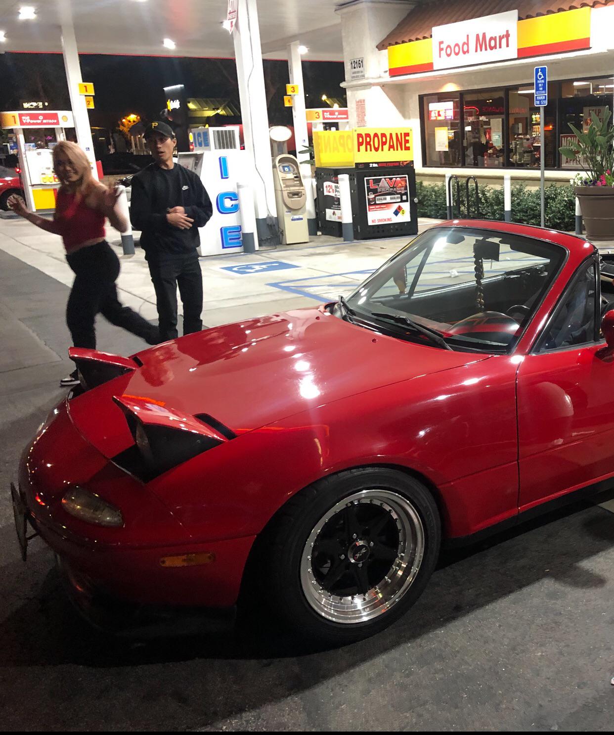 MX-5 Miata with one hell of a clean paint job | Scrolller
